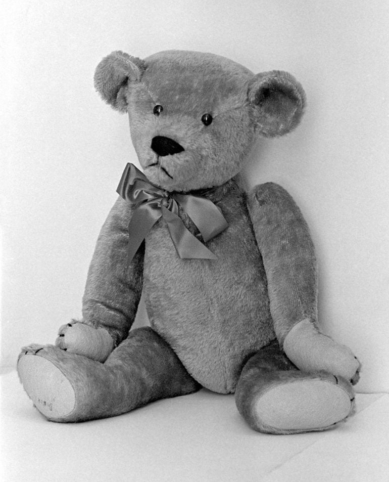 Love teddy bears? Find out their history & see dozens of cute vintage ...