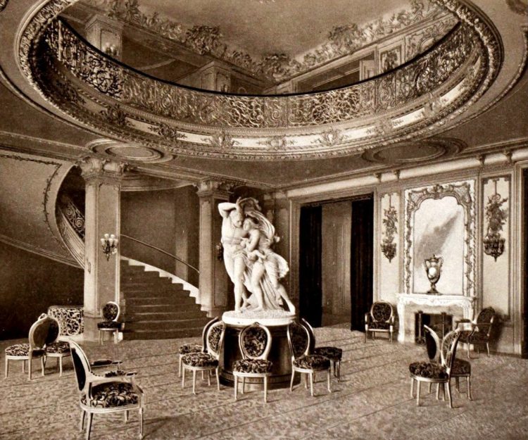 The dazzling lobbies of these 22 historical hotels will take your ...