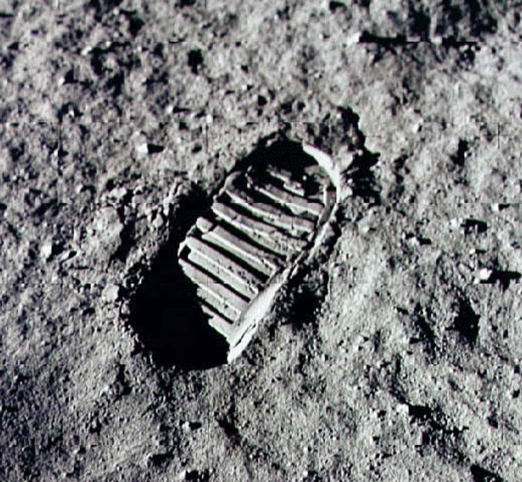 When man first walked on the moon in 1969: What happened and when ...