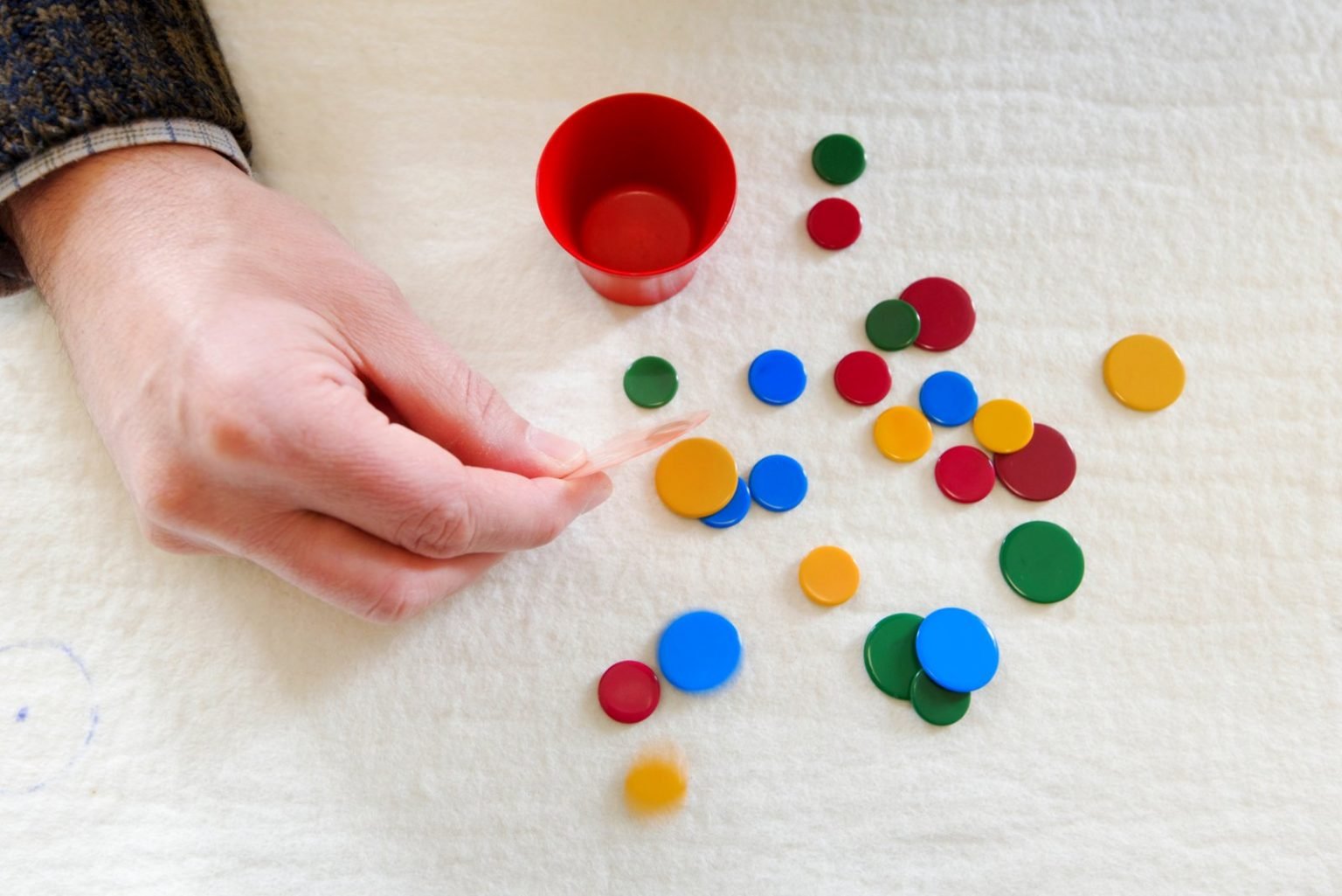 Tiddlywinks: The history of the old-fashioned game people keep ...