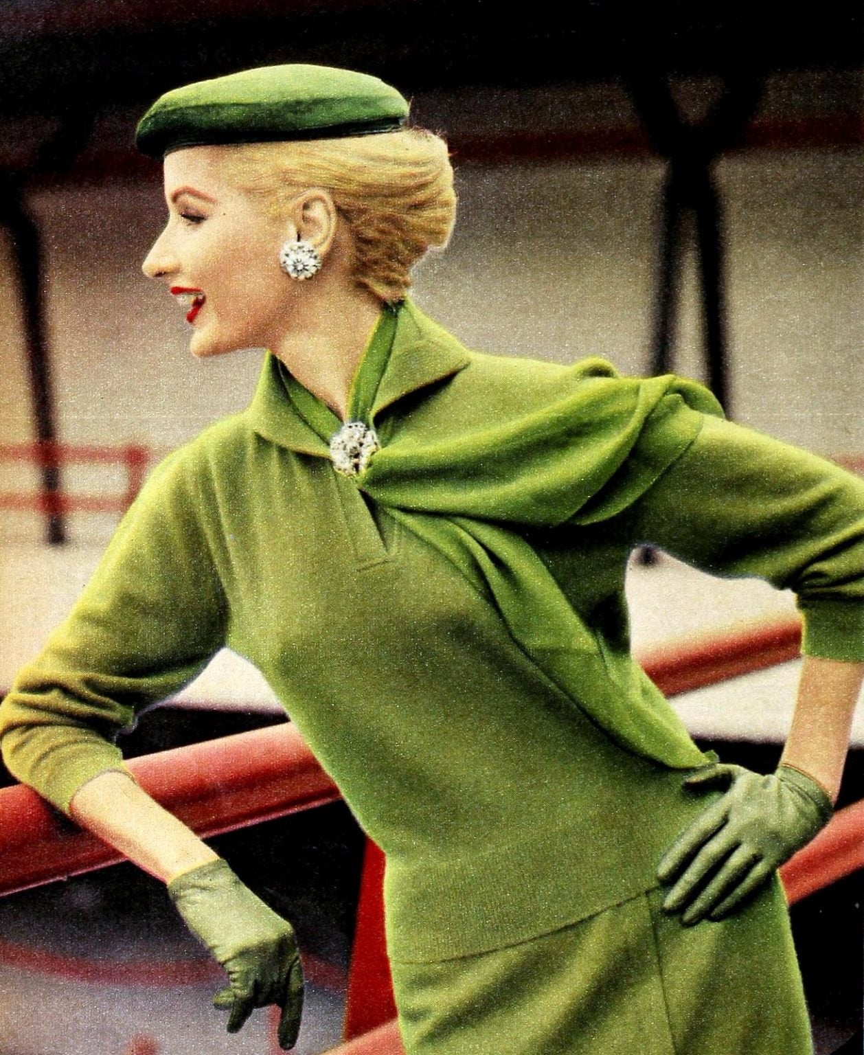 1950s hats: See 50+ vintage cloche, cap, scoop brim & other headwear ...