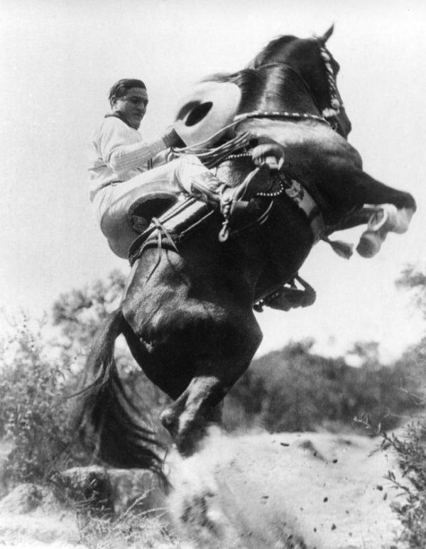 How cowboy actor Tom Mix gained fame on a horse, and lost his life in a ...