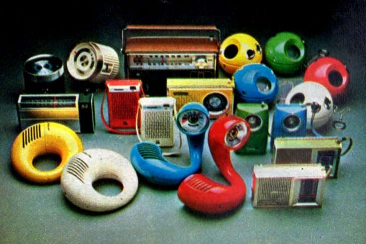 See the vintage Toot-A-Loop & Panasonic's other wacky portable radios ...