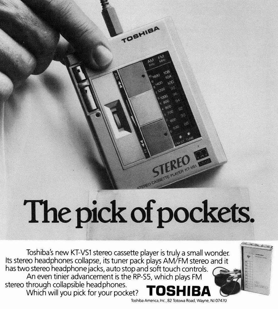 See 24 Walkmans & other portable tape players that made headphones the ...