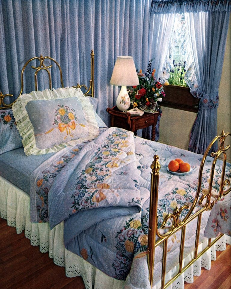 Vintage 1970s bedspreads with wild patterns and serious personality ...