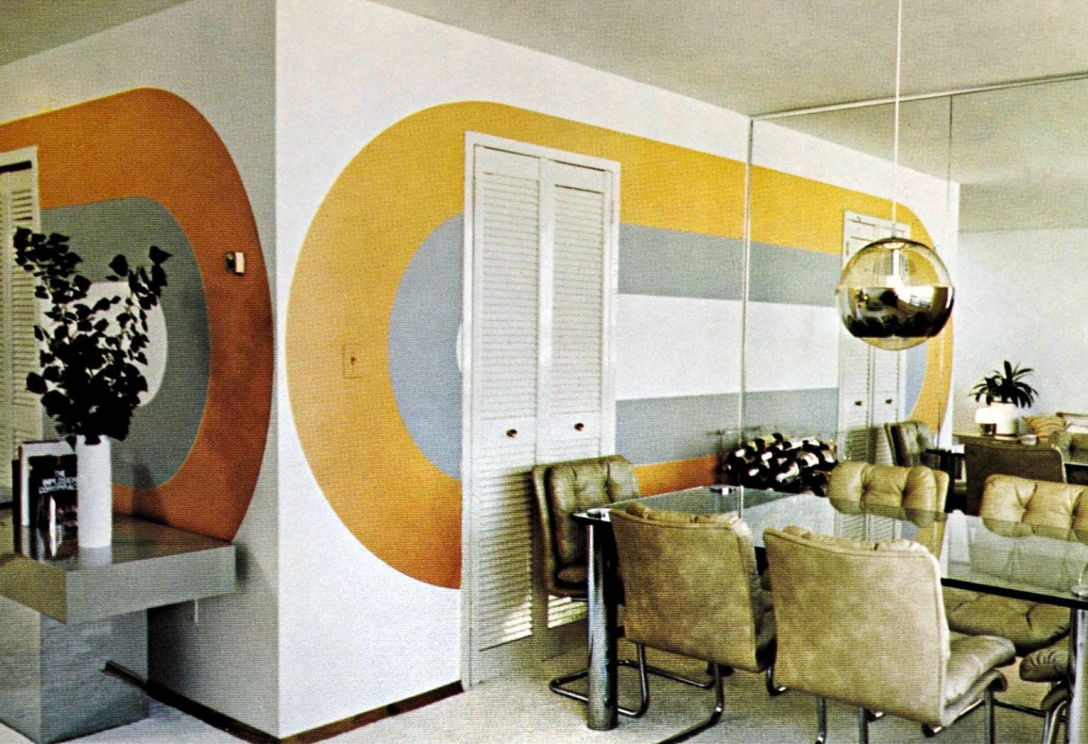 1970s supergraphics are ready for their comeback! And we have the ...