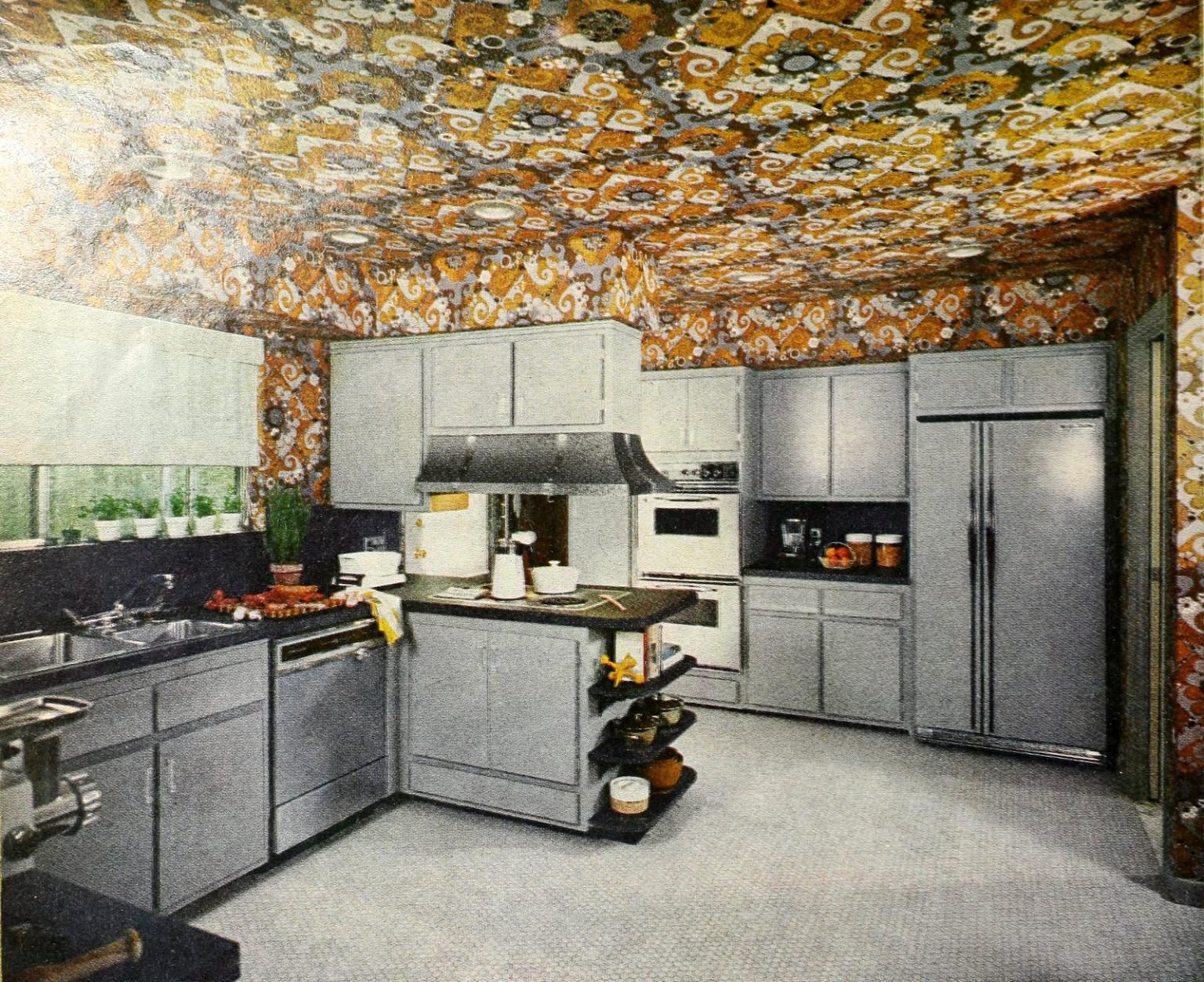 Wild ceiling wallpaper ideas from the 1970s that might make you rethink ...