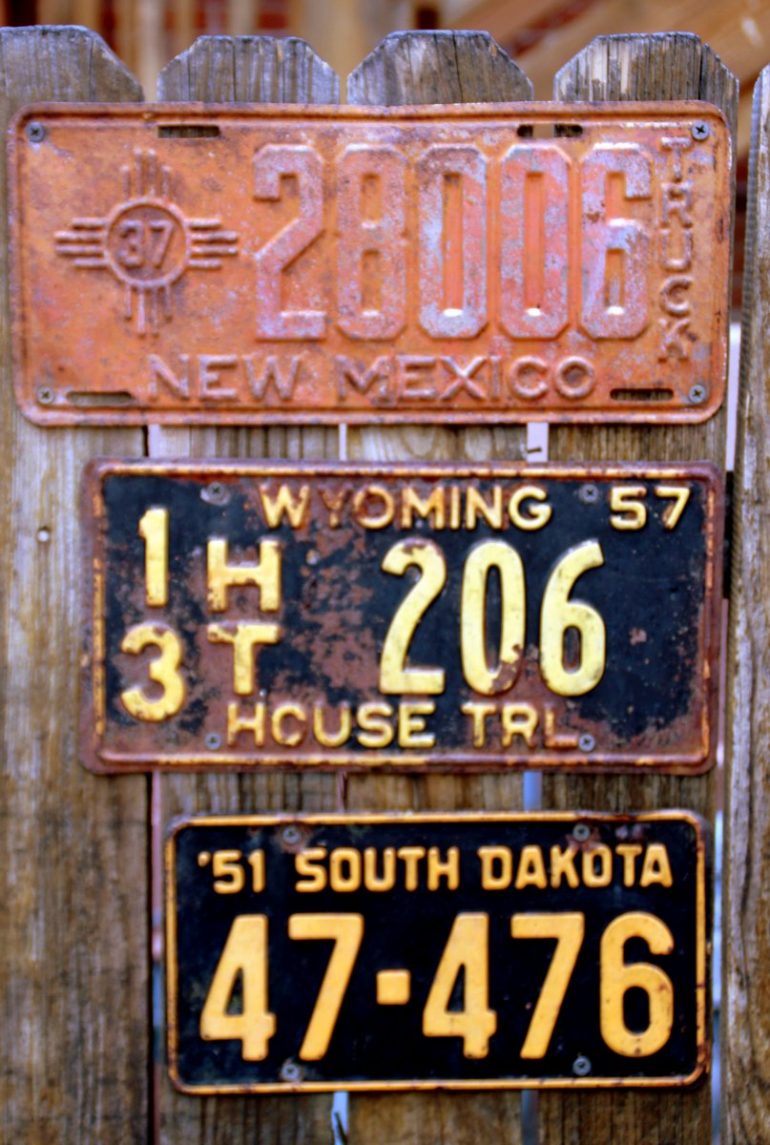 See 200 vintage license plates for all the American states & beyond ...
