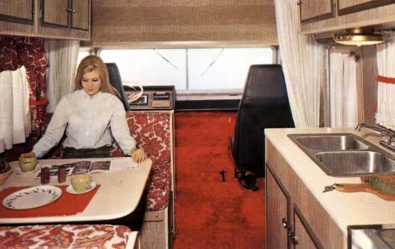 Vintage RVs & motor homes of the 1960s & 70s offered fun and groovy ...