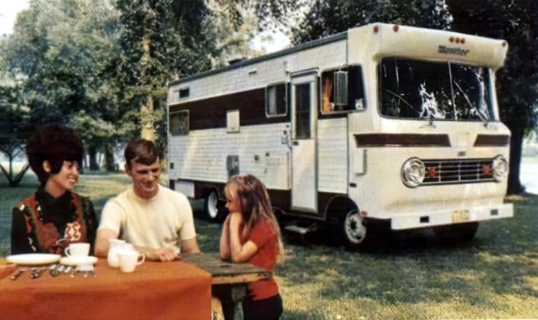 Vintage RVs & motor homes of the 1960s & 70s offered fun and groovy ...
