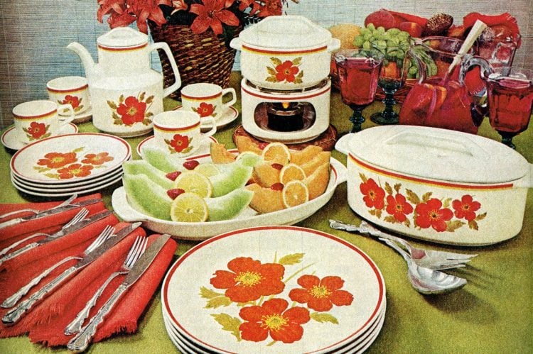 Lenox Temper-ware informal dinnerware sets from the '70s came in 8 ...