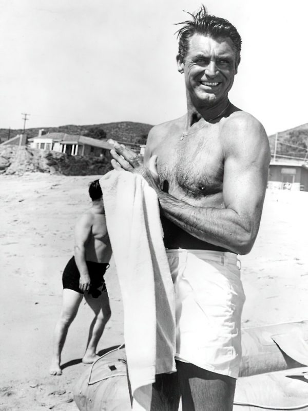 How Cary Grant lived: The movie star at home (1940) - Click Americana
