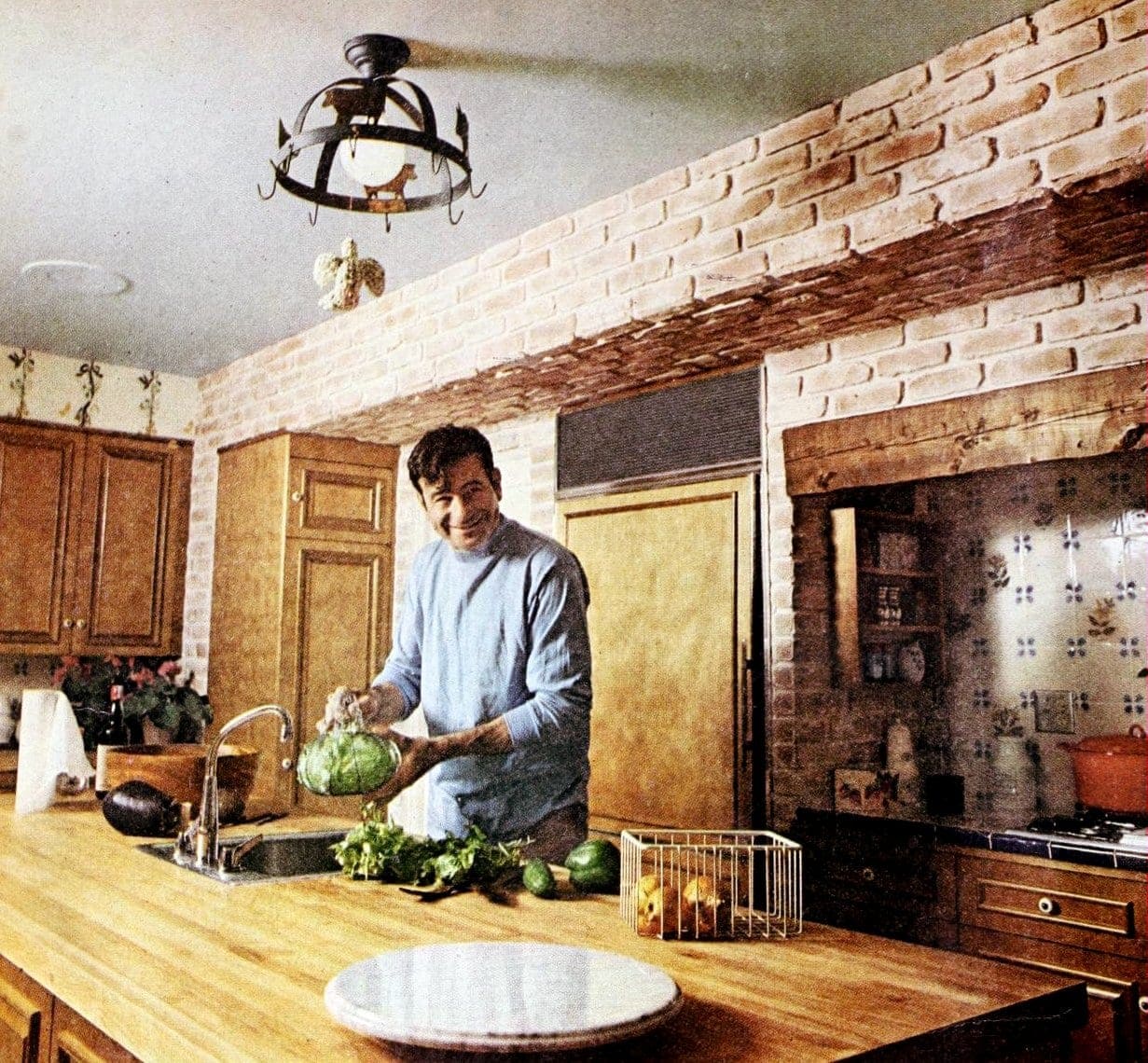 Celebrity homes: See actor Walter Matthau's house in 1970 - Click Americana
