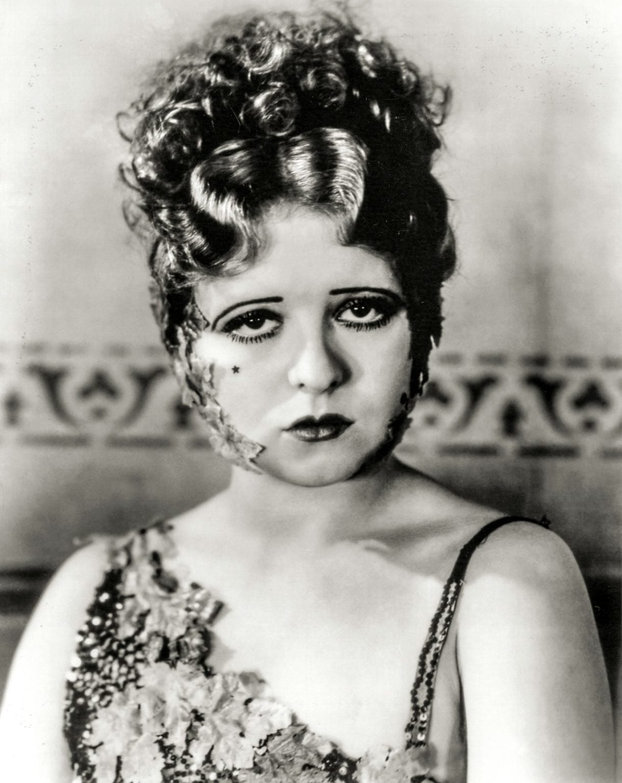 Clara Bow: The actress who was a dazzling darling of the Roaring 1920s ...