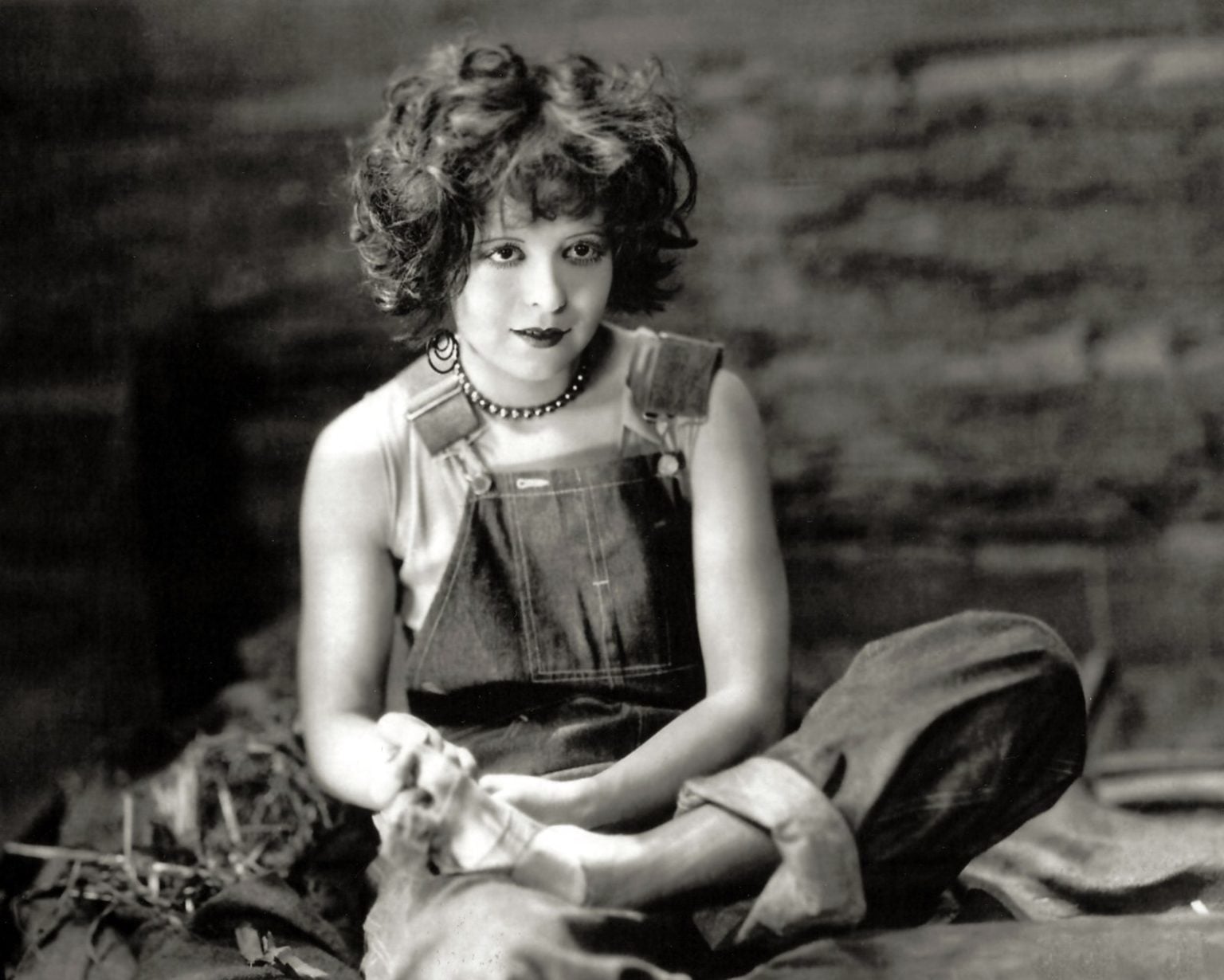 Clara Bow: The actress who was a dazzling darling of the Roaring 1920s ...