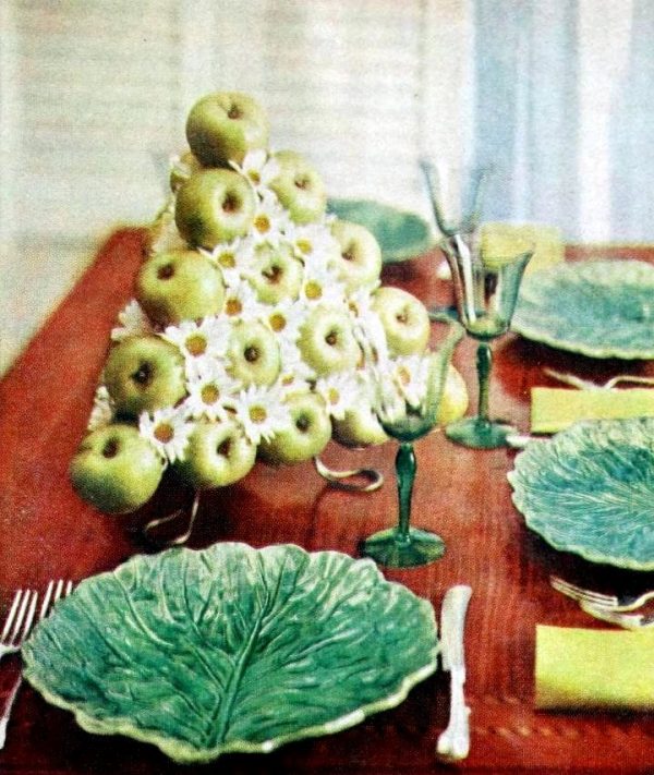 40 vintage centerpiece ideas: Table decor from yesteryear - Click Americana