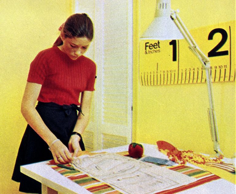 See how a small extra space was turned into a cheerful sewing room ...