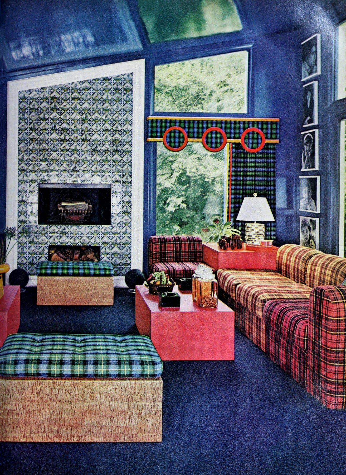 Here's a brown 1960s living room color scheme that still looked lively ...