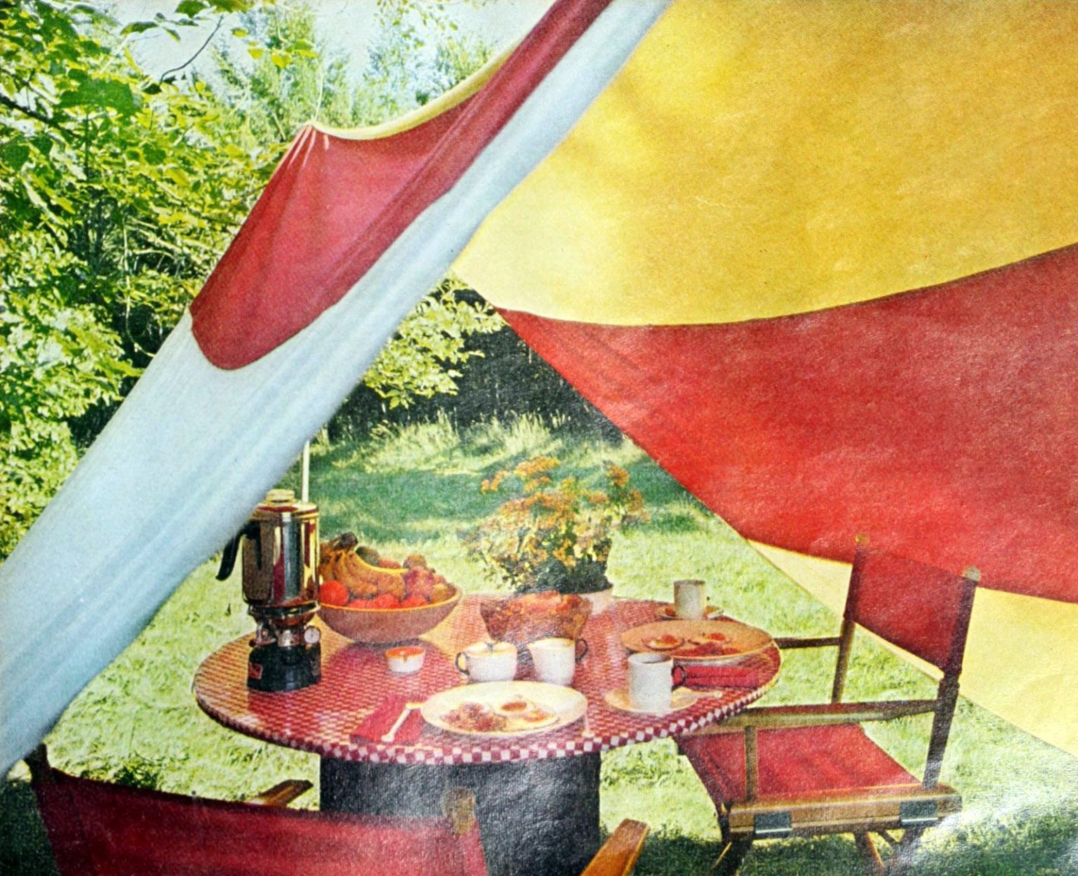 Vintage tents: Camping with old-fashioned canvas to innovative space ...
