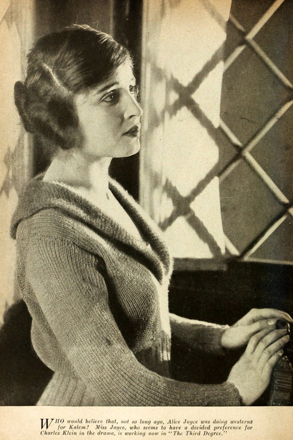 Pretty vintage hairstyles for women from the 1910s - Click Americana