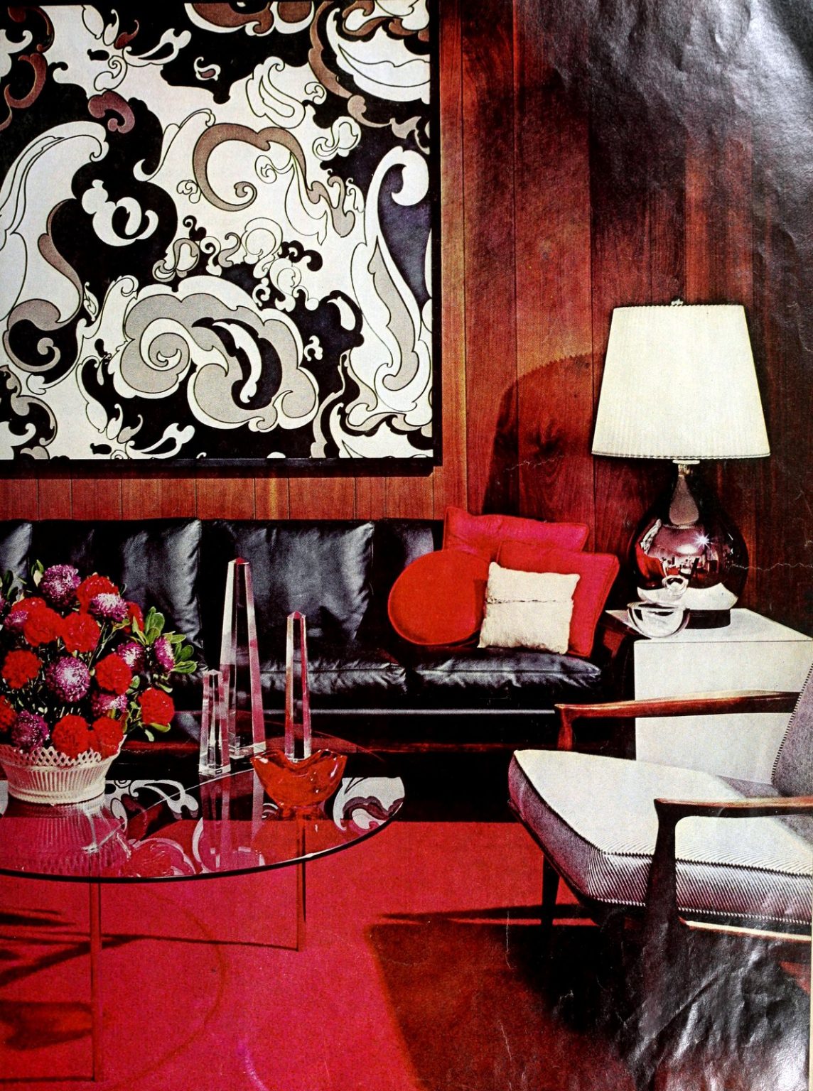 Mid century modern living room decor: Vintage home fashion with bold ...