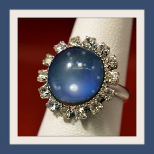 Mood ring color meanings for the retro jewelry trend - and what blue ...
