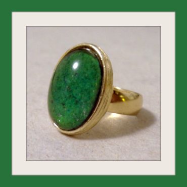Mood ring color meanings for the retro jewelry trend - and what blue ...