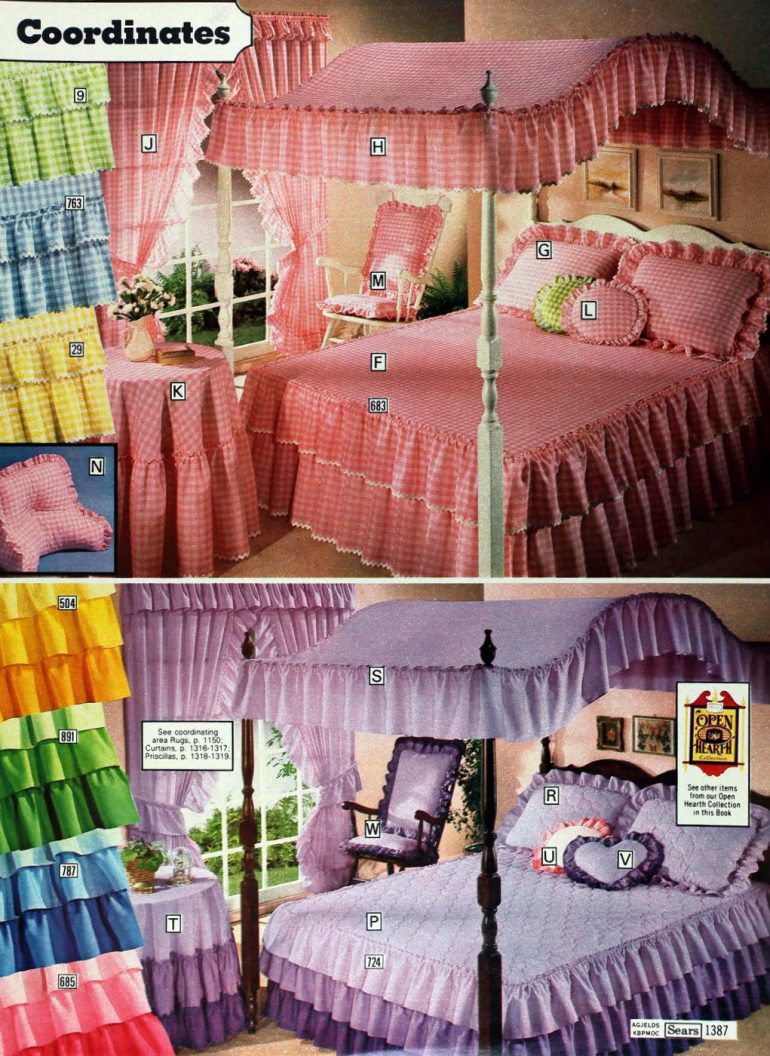 See 80 beautiful vintage canopy beds - Click Americana