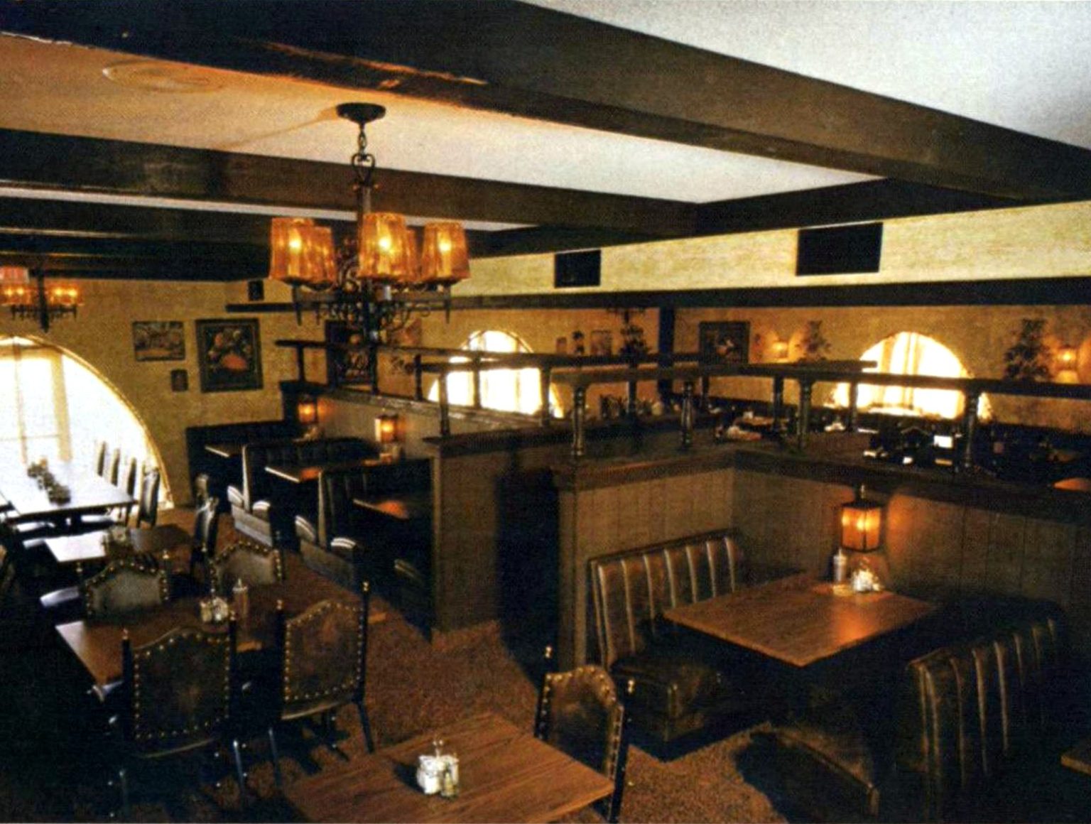 Popular 1970s restaurants & the rise of fast food culture - Click Americana