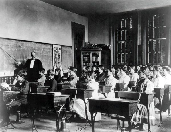 Old school classrooms that show what school was really like in 1899 ...