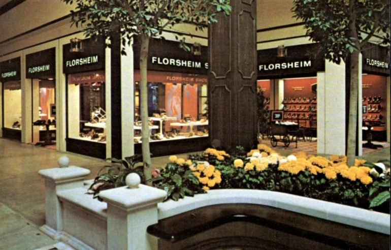 48 vintage malls that were so cool, you'll want to hop in a time ...