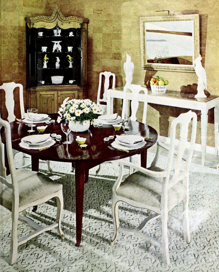 40 vintage centerpiece ideas: Table decor from yesteryear - Click Americana