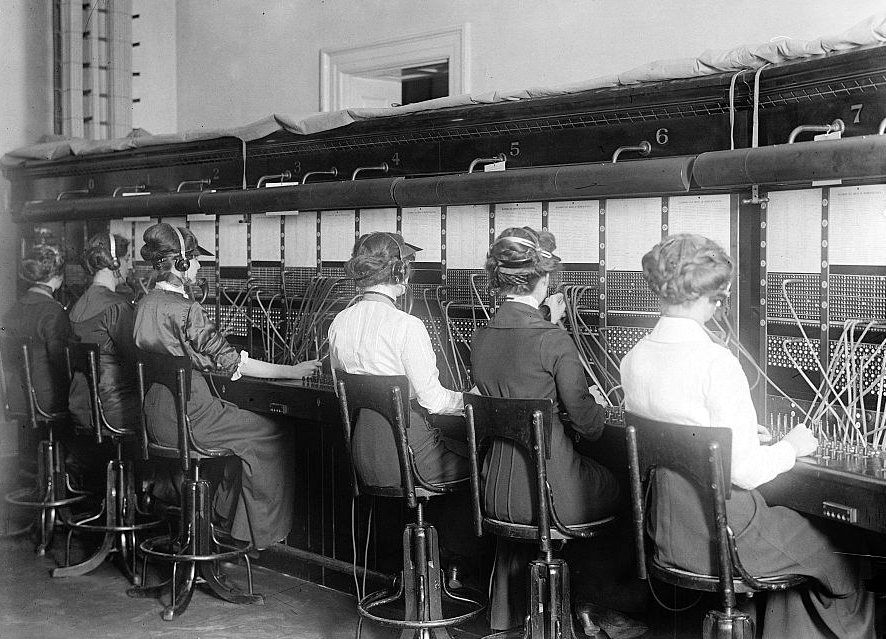 What was it like to be a telephone operator? Behind the scenes in the ...
