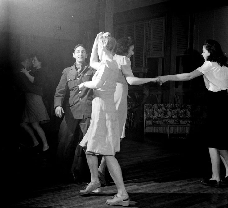 Swing dances in America: How the lively Lindy Hop and jitterbugging ...
