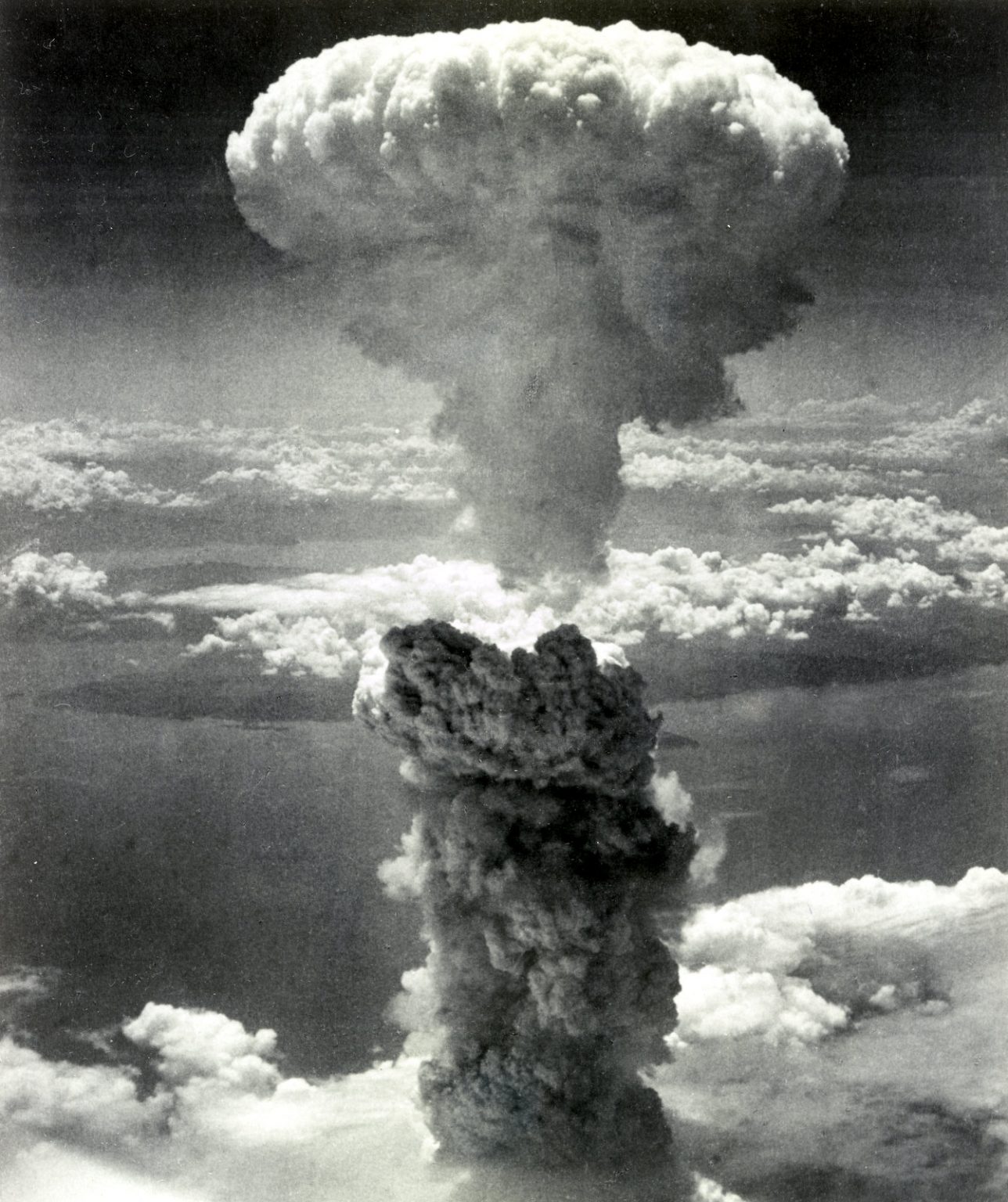 The atomic bombing of Nagasaki, Japan during WWII: See video of what ...