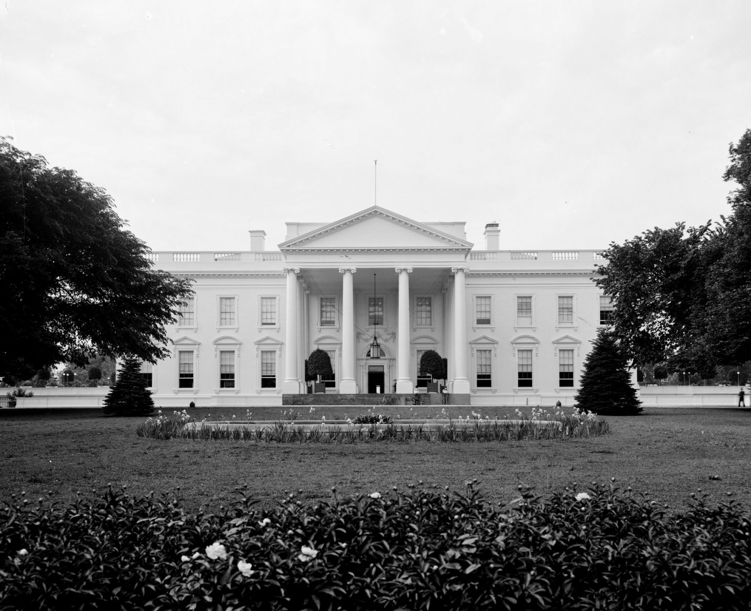 See 35 amazing photos of the White House in the early 1900s, during ...