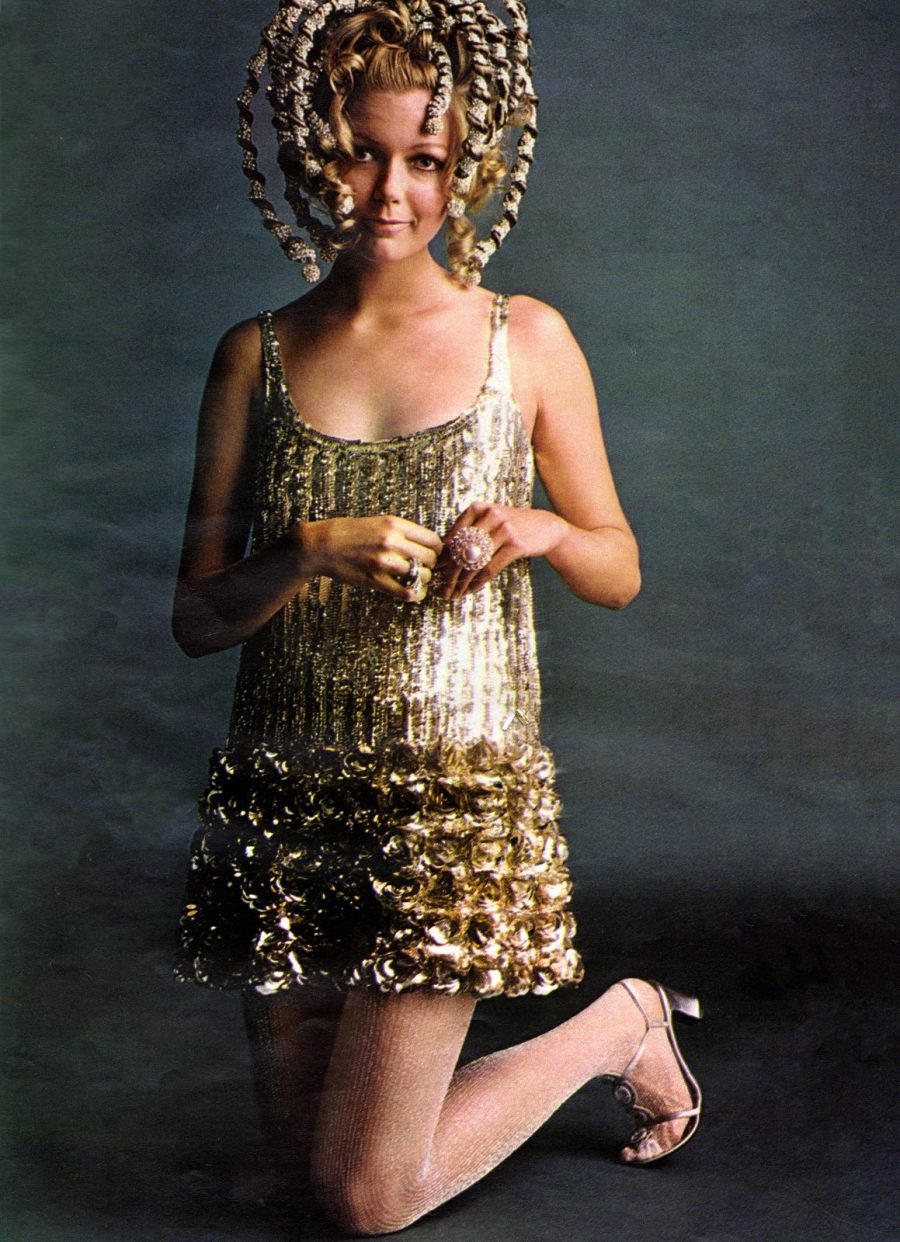 Vintage sequined dresses & gorgeous glittery accessories still dazzle ...