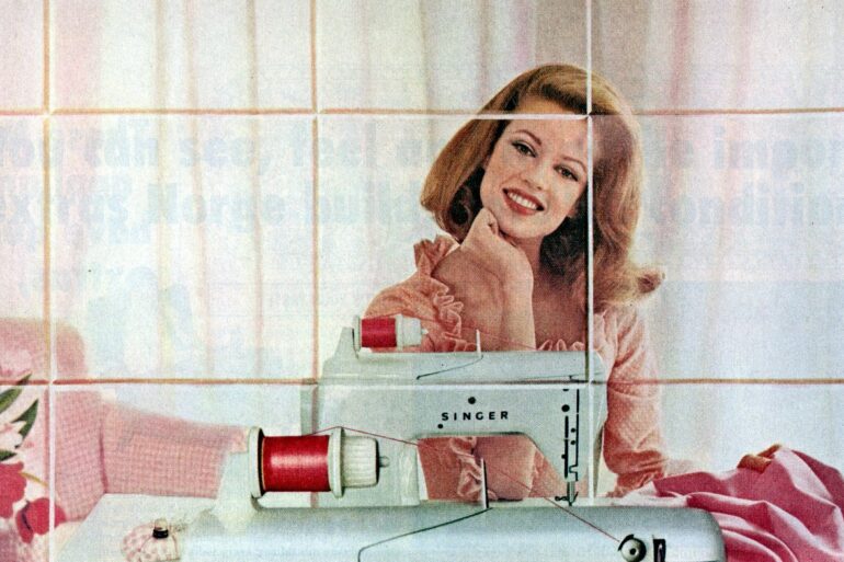 See more vintage stuff tagged with sewing machines at Click Americana