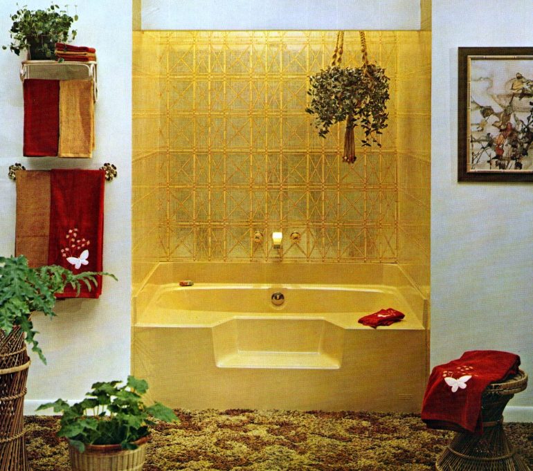 See 1980s bathroom decor & color schemes for that real retro look ...