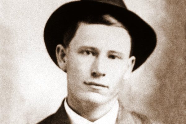 Old KFC: Colonel Sanders & the Kentucky Fried Chicken fast food chain's ...