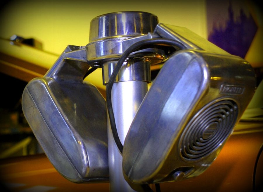 What old drive-in movie theaters were like in the 1950s & 60s - and why ...