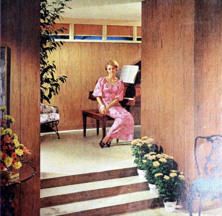 Why the vintage wall paneling in these 1950s & 1960s homes still works ...