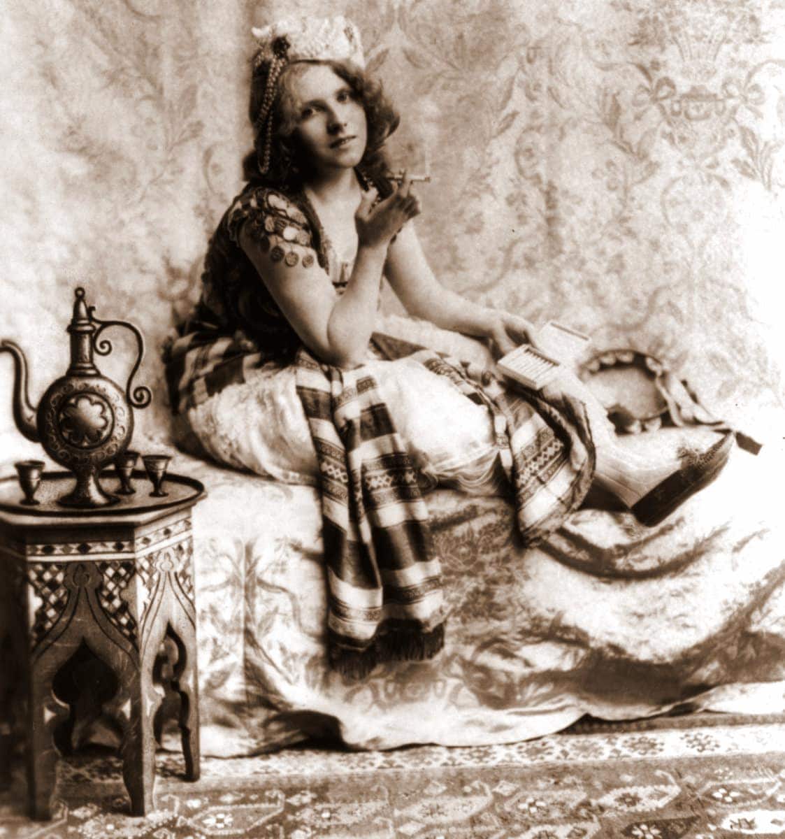 When Victorian women started smoking, cigarette sales were hot - Click ...