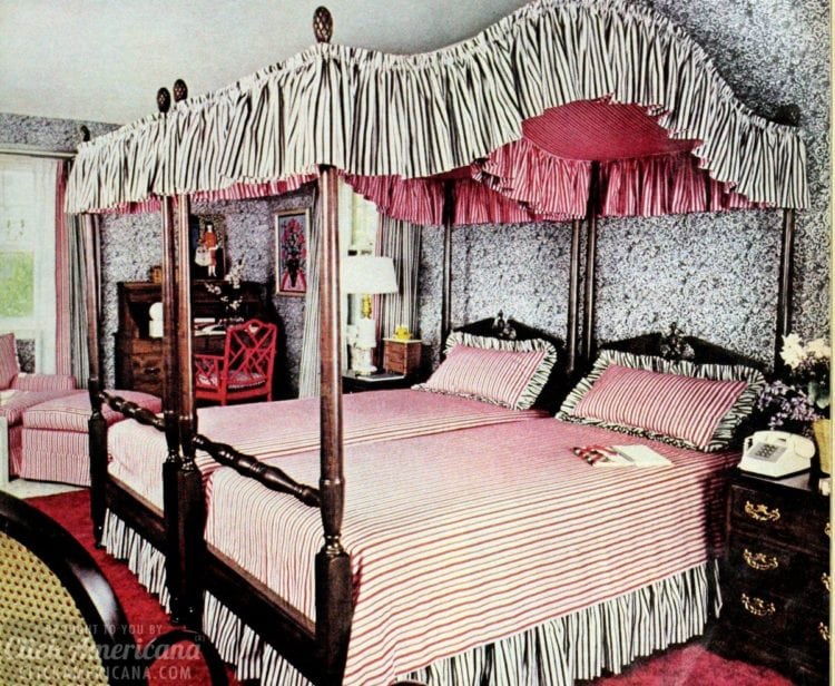 See 80 beautiful vintage canopy beds - Click Americana
