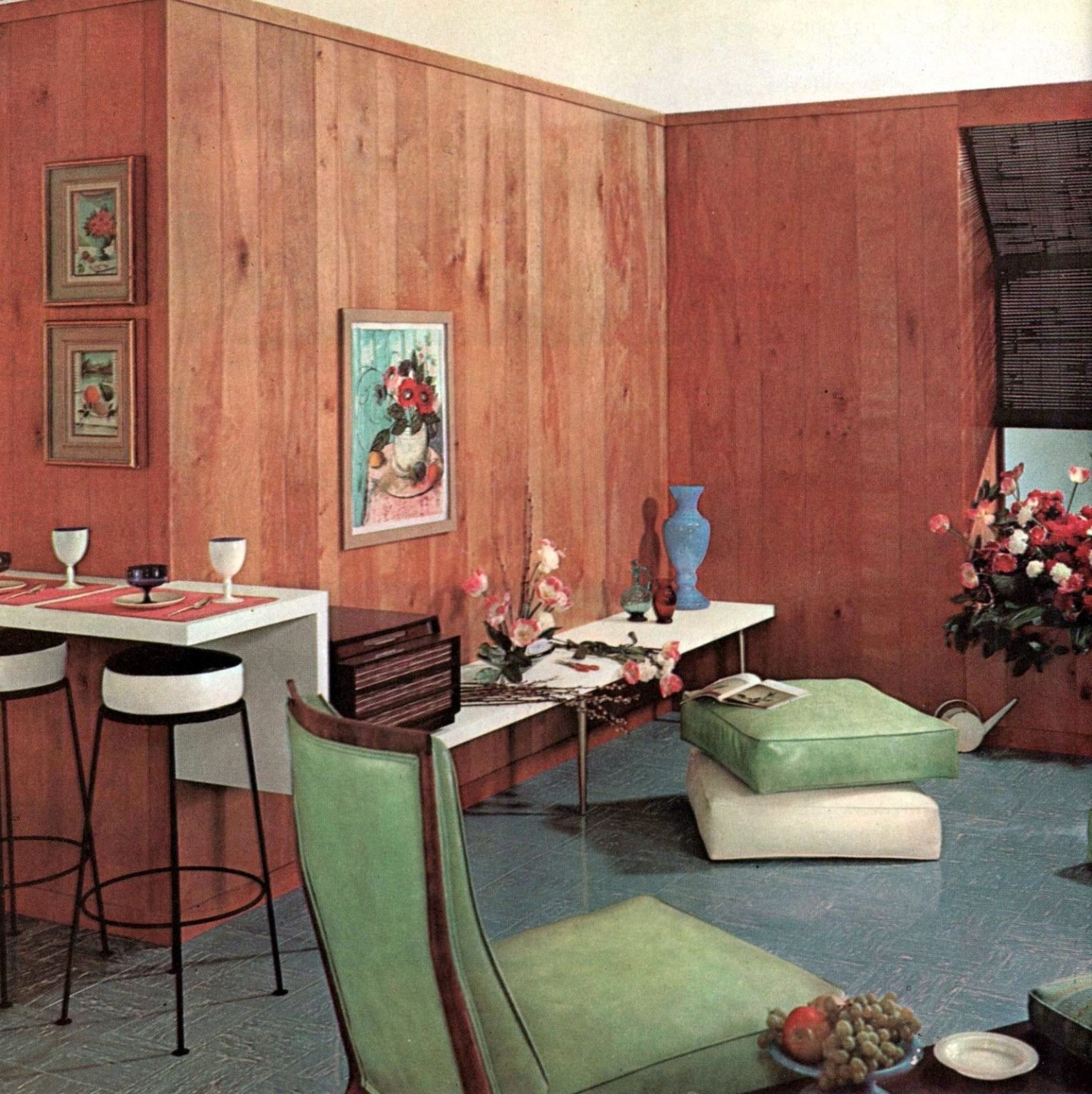 The vintage wall paneling in these 1950s & 1960s homes still works ...