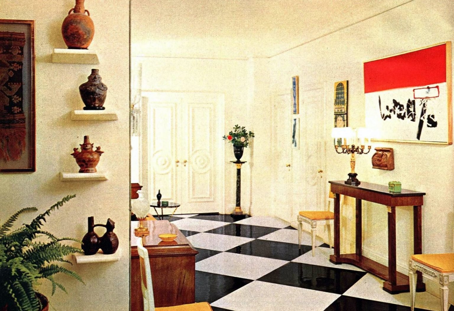 The vintage wall paneling in these 1950s & 1960s homes still works ...